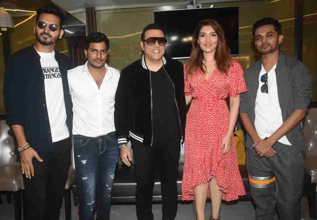 Piping Hot Resto Bar Hosts Superstar Govinda, Actress Tina Ahuja ...
